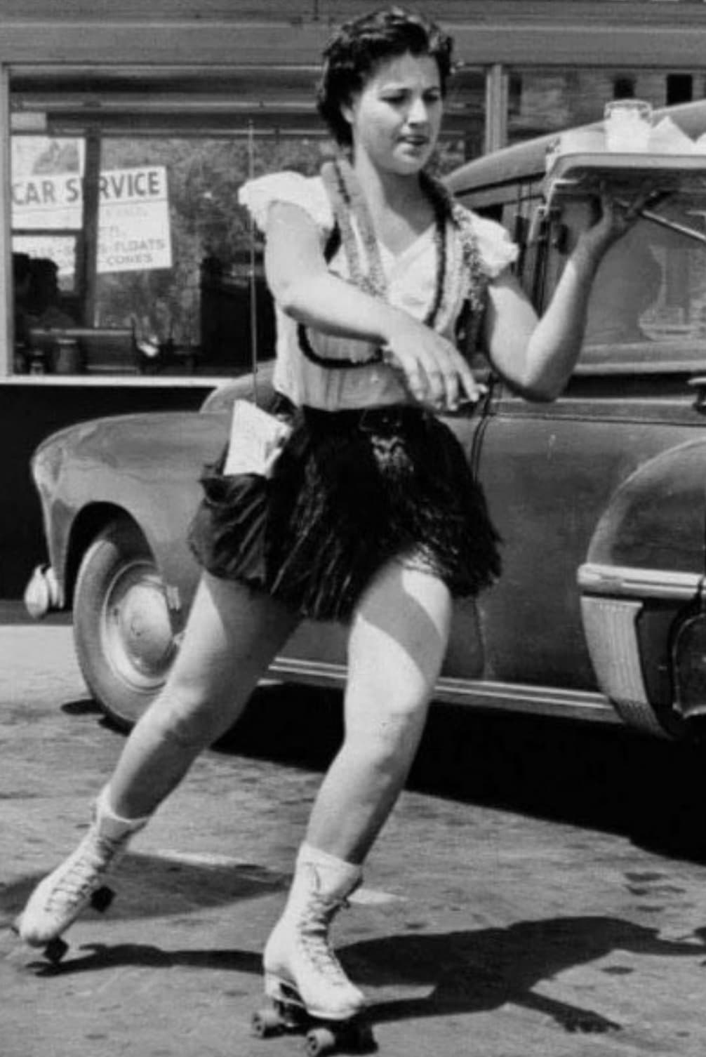 The History of the Skating Carhop in America – Rikomatic