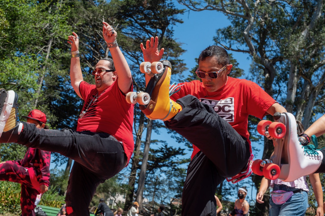 The Many Benefits of Line Dancing and Group Choreography – Rikomatic