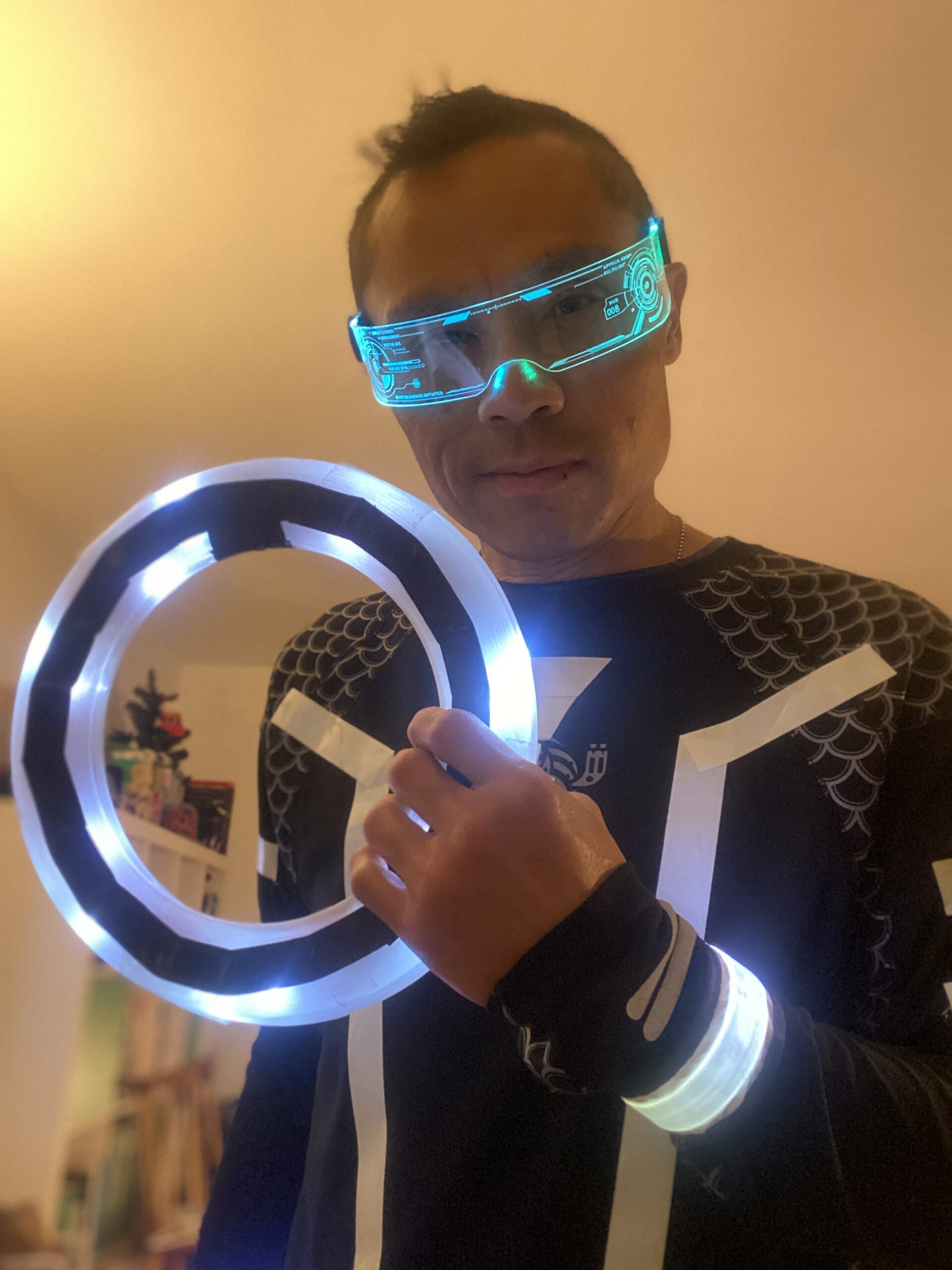 TRON Costume Rebooted: “I roll for the users!” – Rikomatic